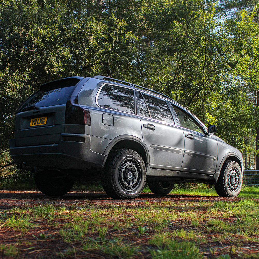 Lauren's Volvo XC90 Fitted With Our Gunmetal Slotmags - Wolfrace Wheels